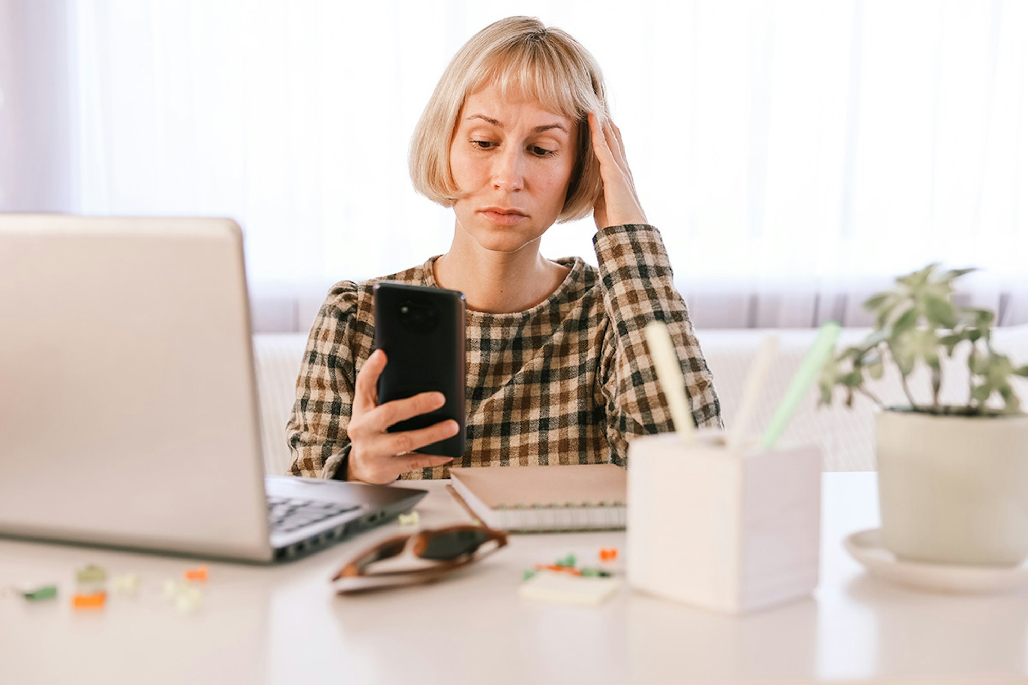 How to Make Your Phone Untraceable: 12 Easy Ways | Certo Software